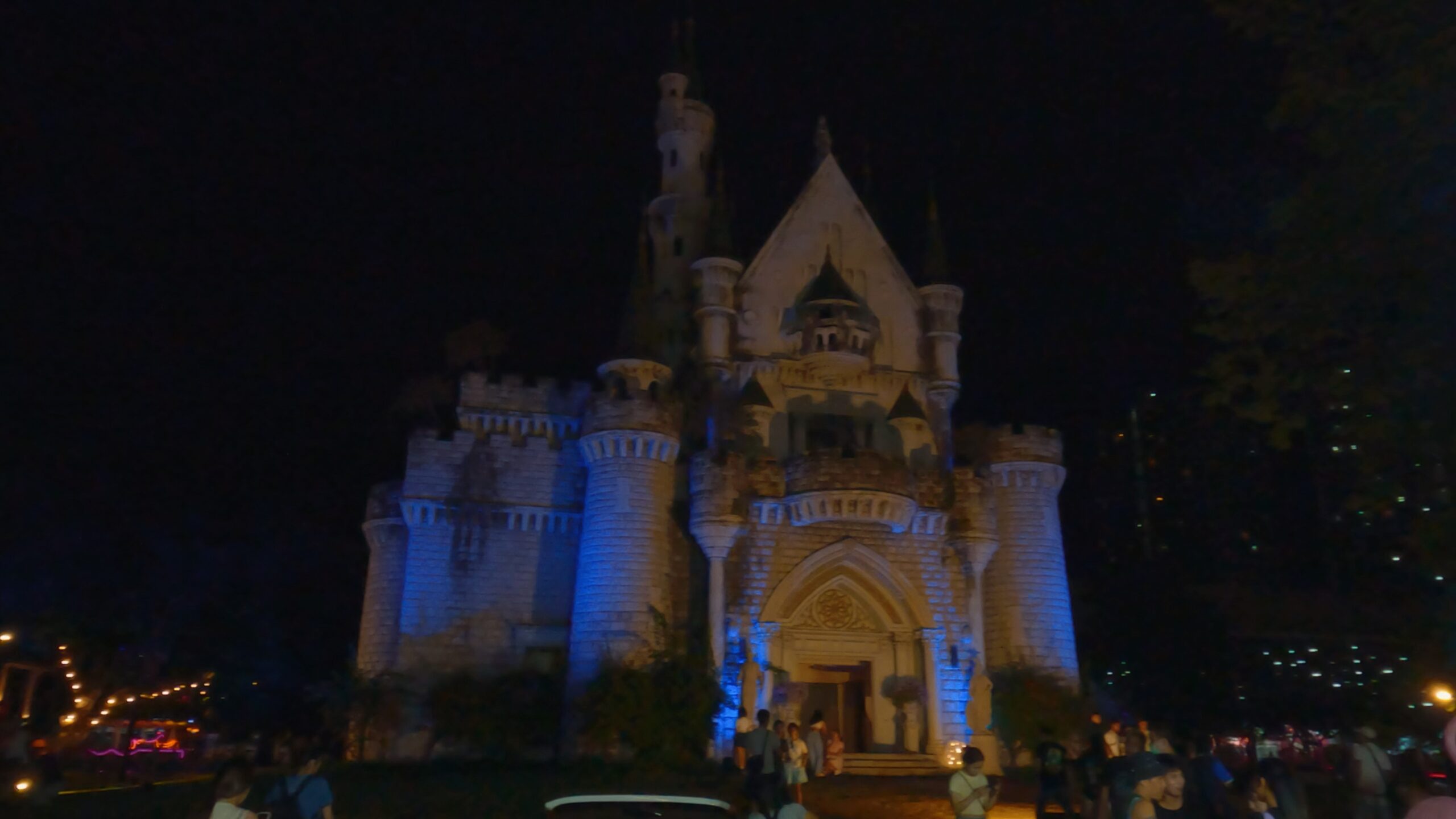 Bangkok Street Food at Jodd Fairs Night Market | Paradise Adventures